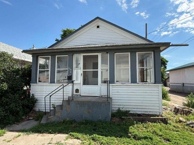 216 N 8th St, Miles City, MT 59301
