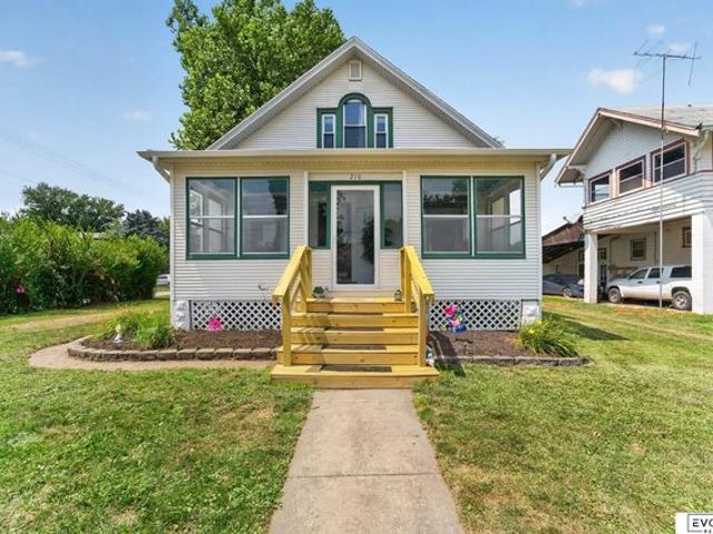 216 N 12th St, Tekamah, NE 68061