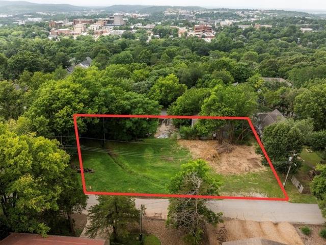 216 N Fletcher Ave, Fayetteville, AR 72701