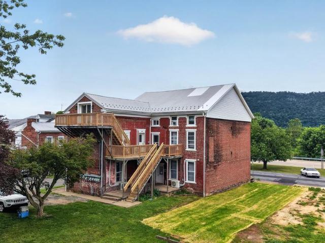 216 N Front Street
