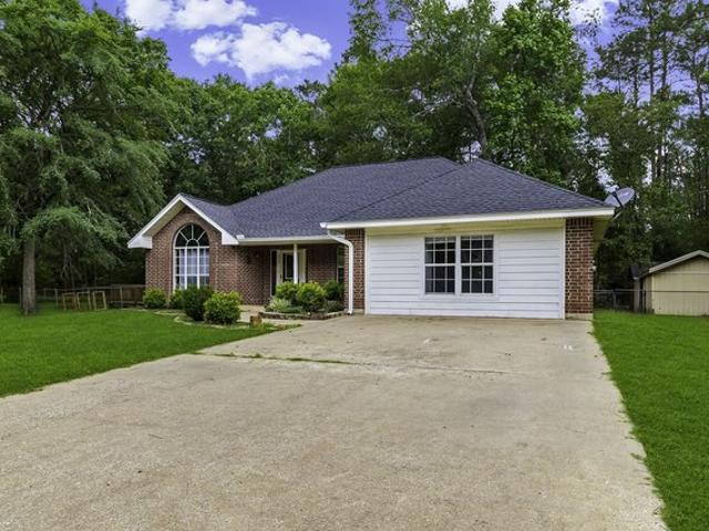 216 N Lake Dr, Livingston, TX 77351