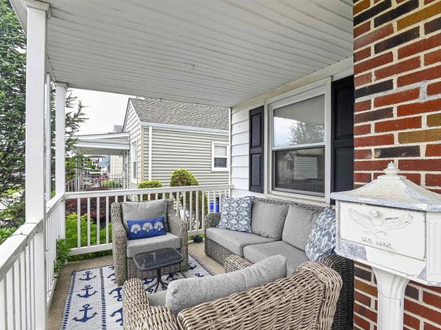 216 N Mansfield