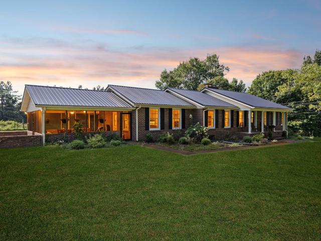 216 Napier Lake Rd