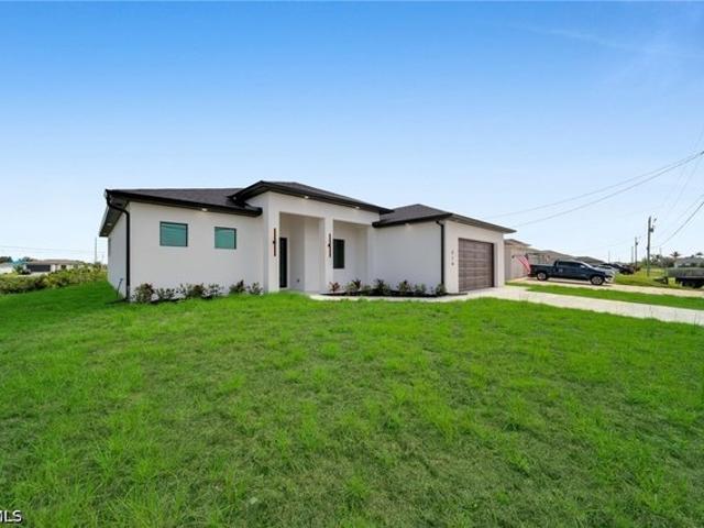 216 NE 25th Ter, Cape Coral, FL 33909