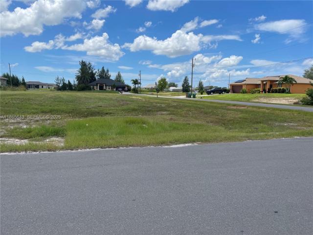 216 NE 9th Ter, Cape Coral, FL 33909 | MLS #A11865 | Compass