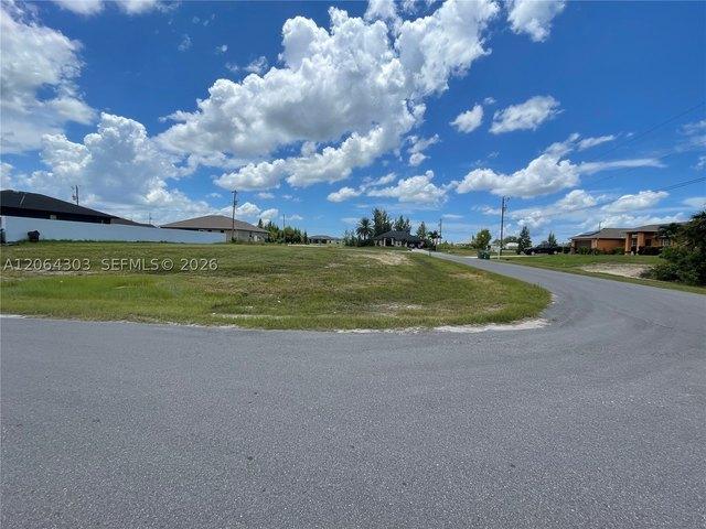216 NE 9th Ter, Cape Coral, FL 33909