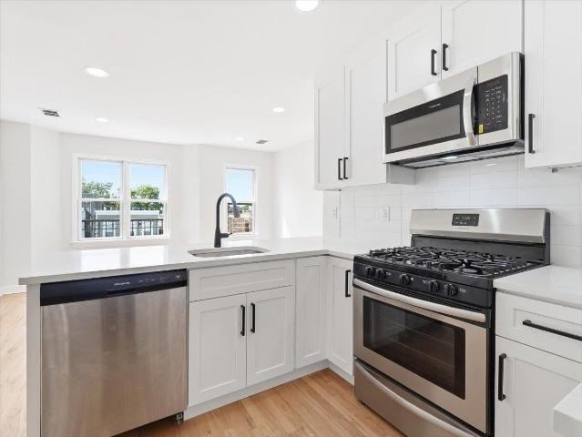 216 Nunda Ave # 2