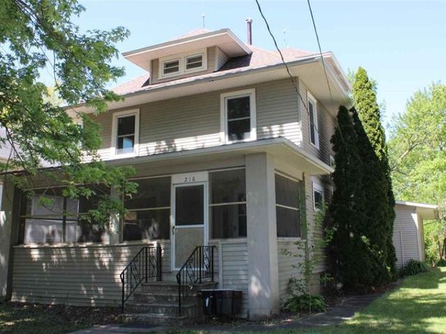 216 S College St, North English, IA 52316