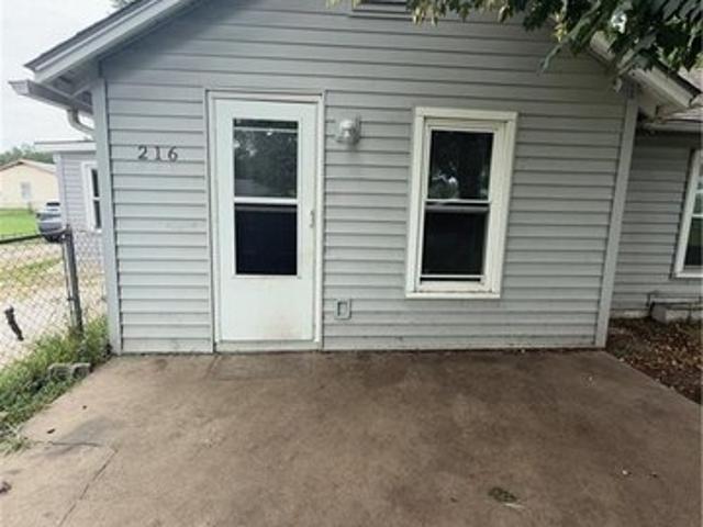 216 S Hunter St, Independence, MO 64050