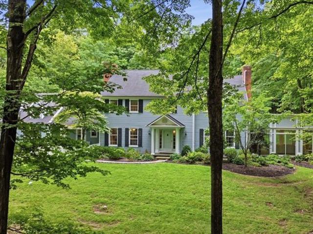 216 S Sugan Rd, New Hope, PA 18938