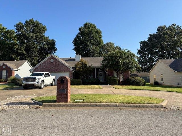 216 Savannah Dr, Jonesboro, AR 72404