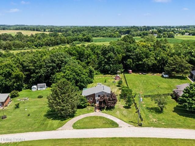 216 Shakeland Dr, Taylorsville, KY 40299