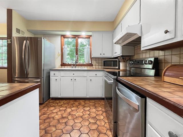 216 Spackenkill Road