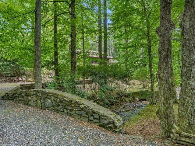 216 Stonebridge Lane