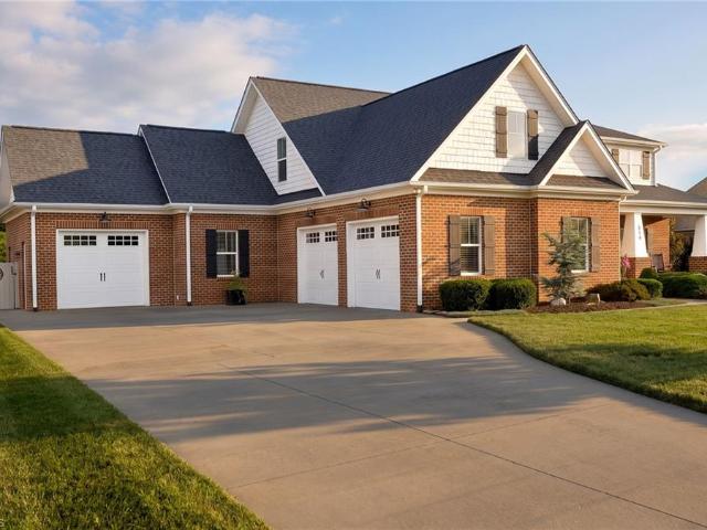 216 Summerlyn Drive