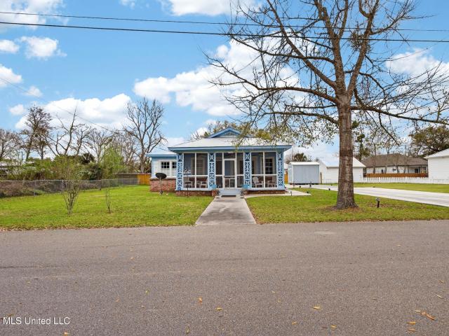 216 Sycamore St, Bay St. Louis, MS 39520 | MLS #4141 | Compass