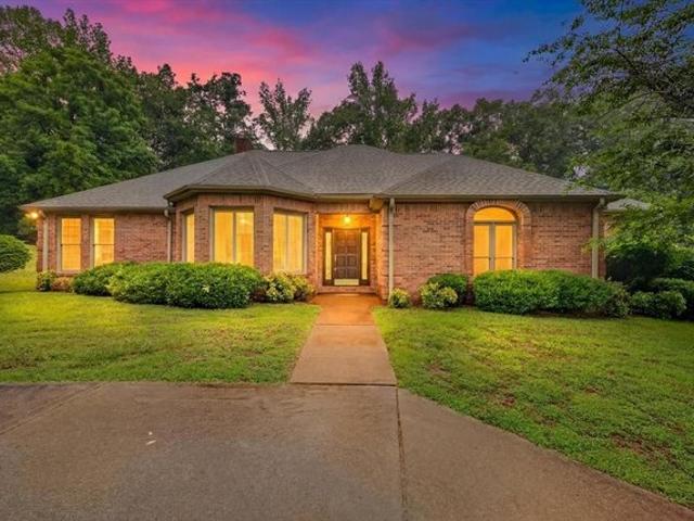 216 Patrick Dr, Dover, TN 37058