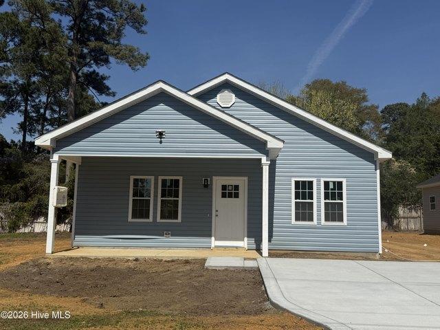 216 Pearl St, Clinton, NC 28328