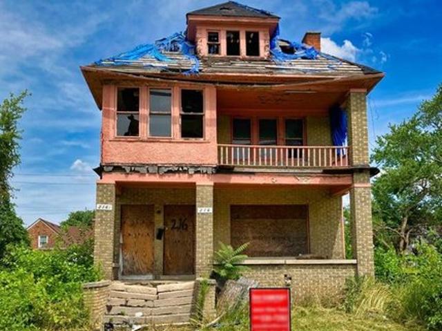 216 Pilgrim St, Highland Park, MI 48203