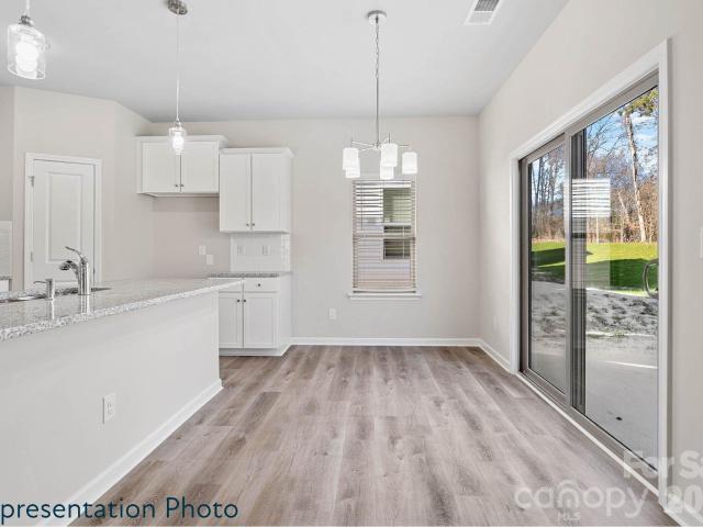 216 Roxanna Court