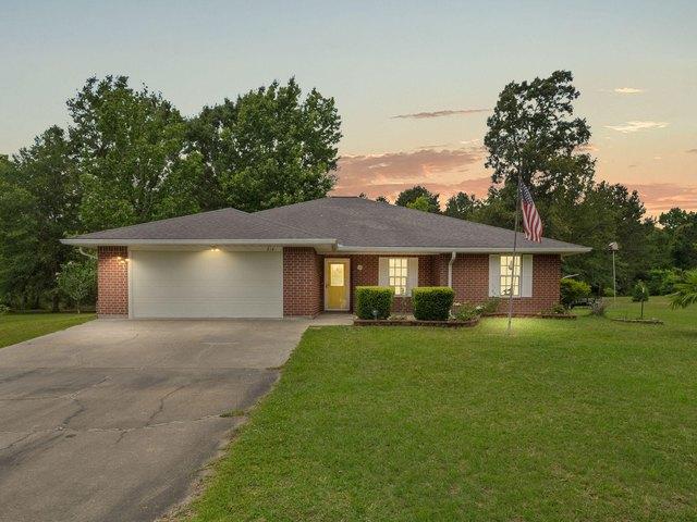 216 Roy Bridges Rd, Leesville, LA 71446