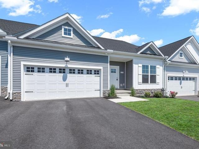 216 Ridge View Ln, Hanover, PA 17331