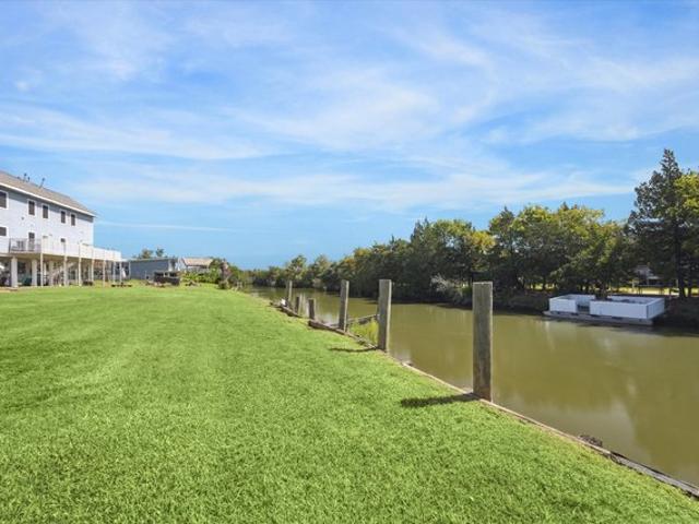 216 Rue Orleans St, Baytown, TX 77520