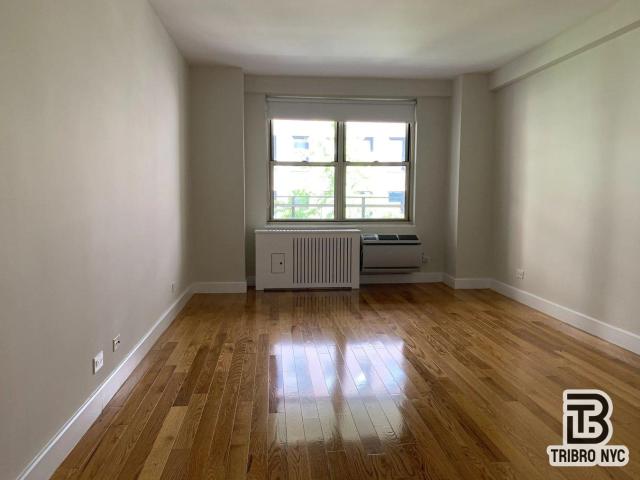 216 W 89th Street 6