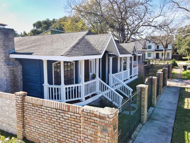 216 W 9th St, Houston, TX 77007 | MLS #93056 | Compass