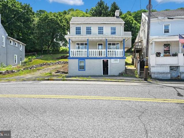 216 W Bacon St, Pottsville, PA 17901