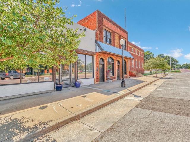 216 W Broadway Avenue