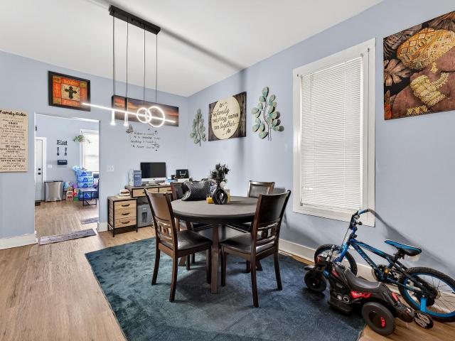 216 W Center St