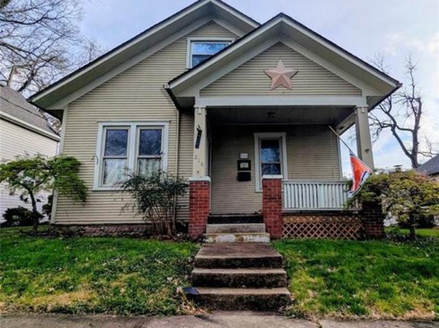 216 W Center St, Lebanon, IL 62254