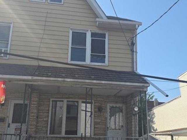 216 W Centre St, Shenandoah, PA 17976