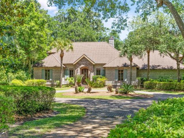 216 W Point Dr, Saint Simons, GA 31522