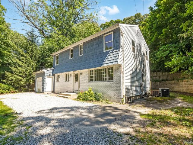 216 Woodbury Road