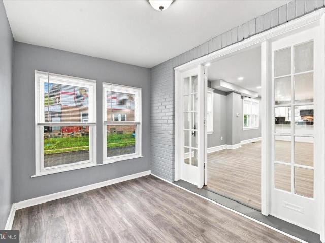 216 Woodlawn Avenue