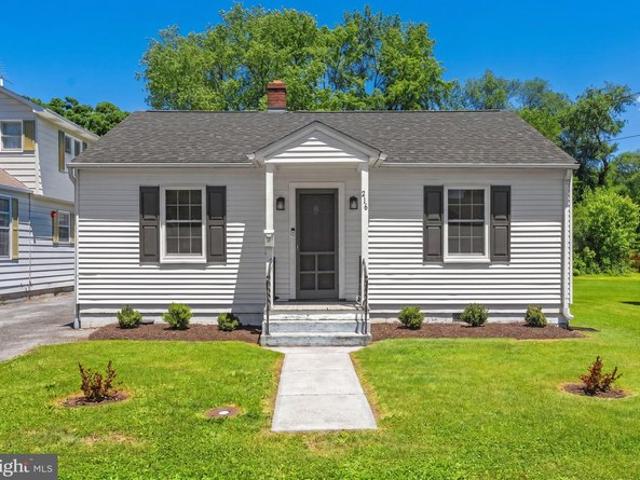 216 Walnut St, Berryville, VA 22611