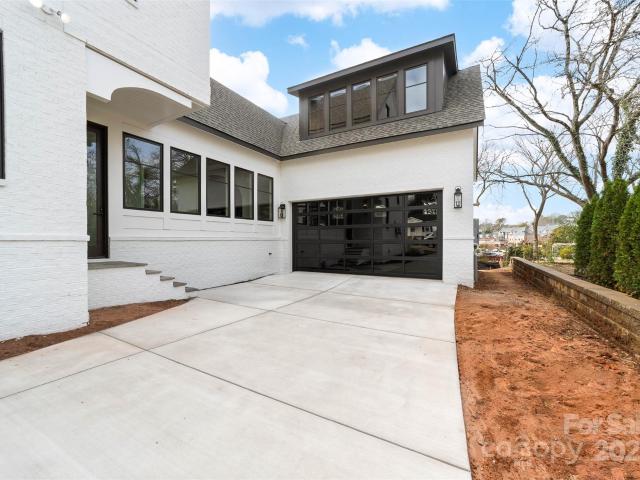 216 Walnut St, Davidson, NC 28036 | MLS #4300