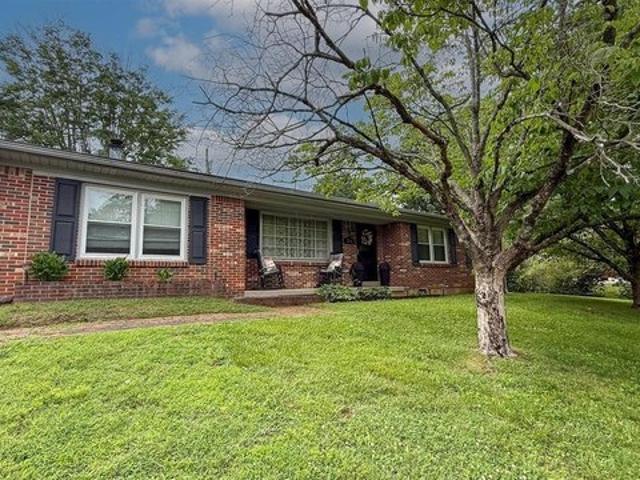 216 Wedgewood Dr, Glasgow, KY 42141
