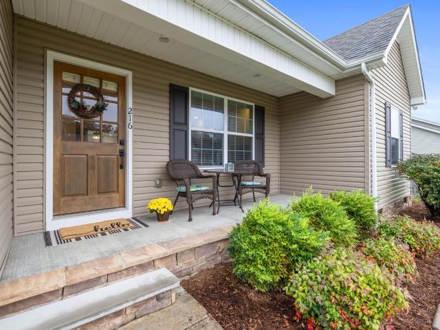 216 Williamsburg Cir