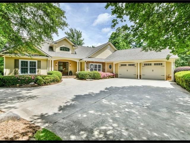 216 Winding Oaks Dr, Seneca, SC 29672