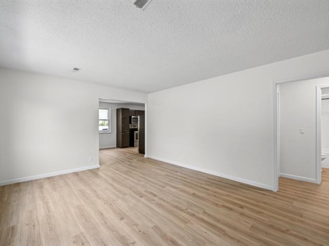 216 Tobacco Rd