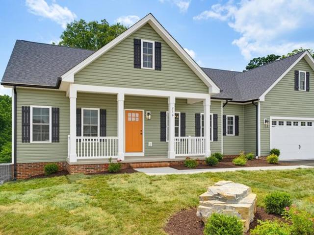 216 Tomasville Dr, Waynesboro, VA 22980