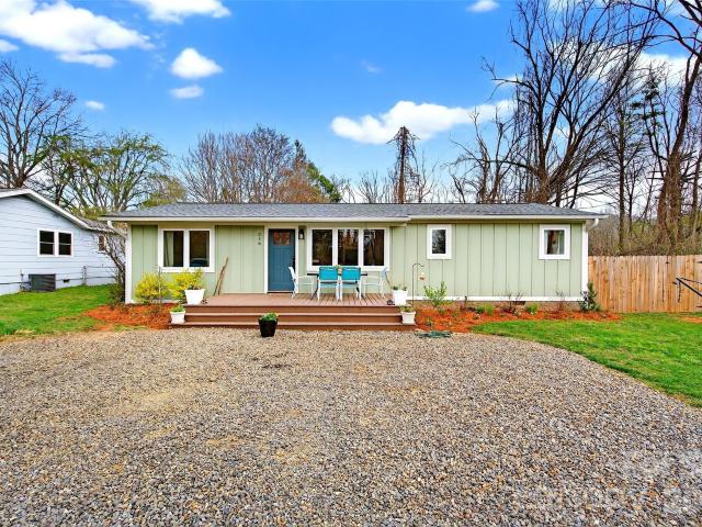 216 Vance Ave, Black Mountain, NC 28711 | MLS #4364 | Compass