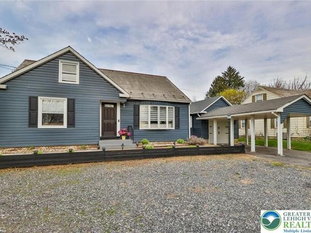 216 Young Rd, Bushkill, PA 18064