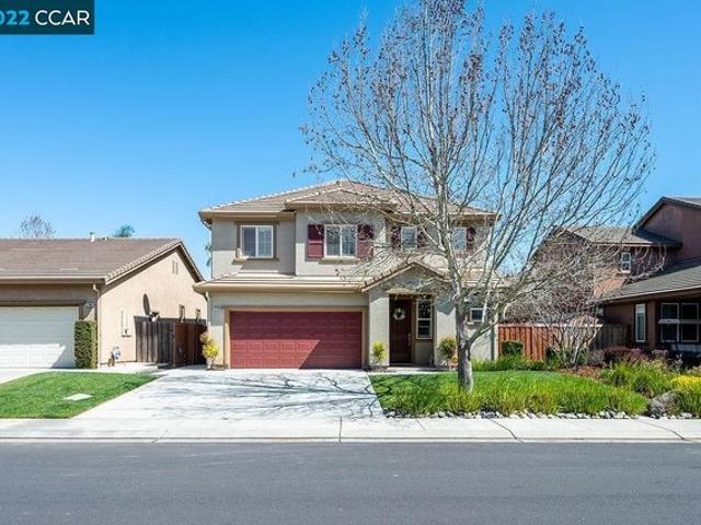 2174 Newcastle Dr, Vacaville, CA 95687