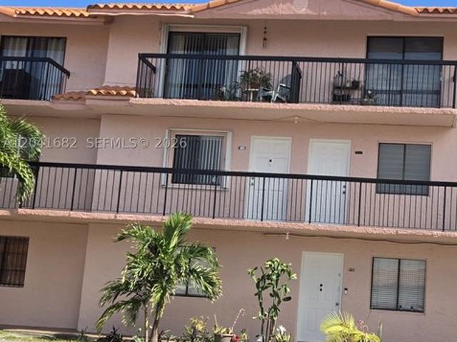 2174 W 60th St Apt 17205, Hialeah, FL 33016