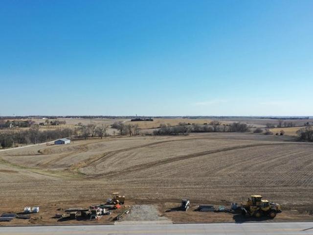 21750 Giles Rd, Gretna, NE 68028