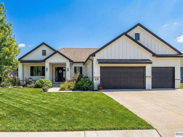 21754 I St, Elkhorn, NE 68022